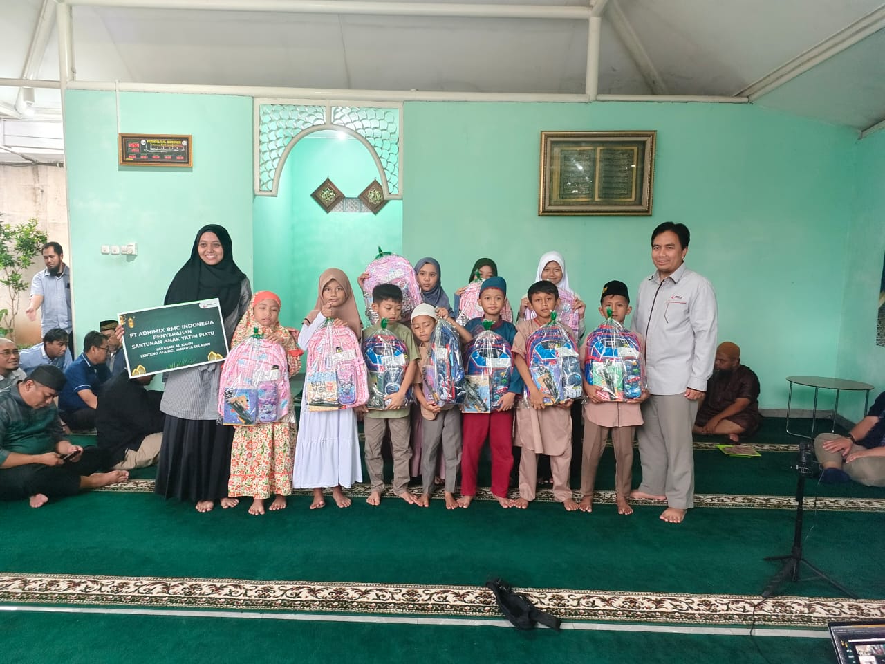 PT Adhimix RMC Indonesia Gelar Buka Puasa Bersama dan Pemberian ...